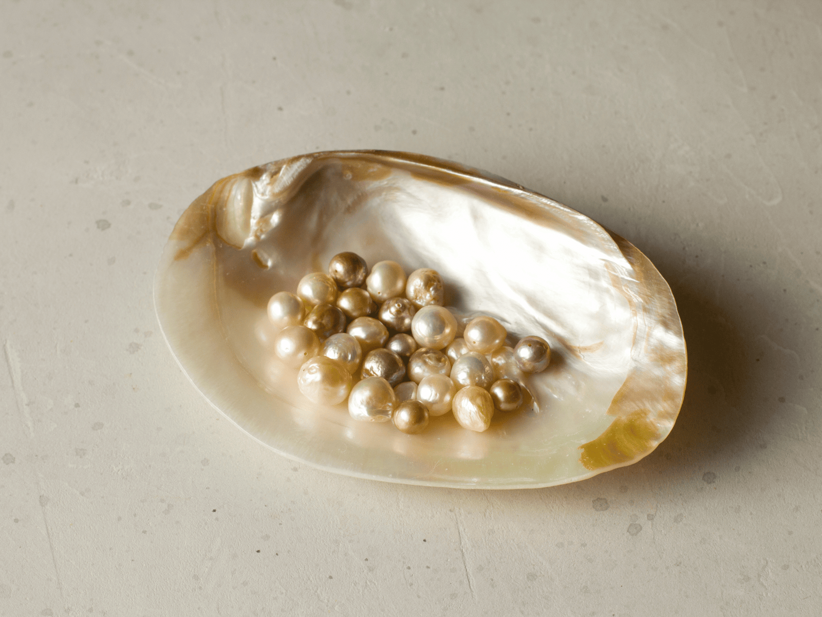 Pearls vs. Other Gemstones: What Makes Them Unique? – Little Sky Stone